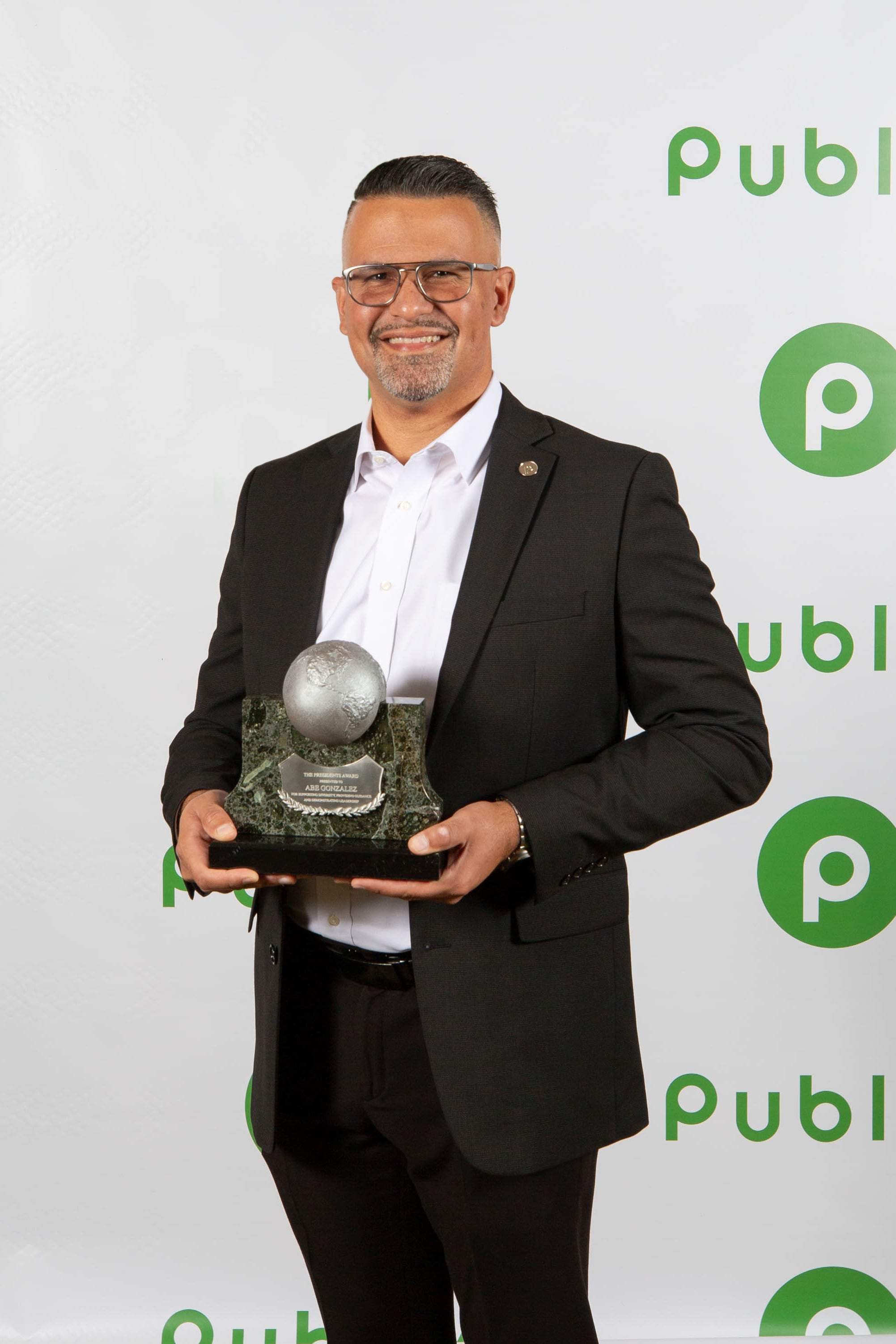 Publix Jacksonville Division leader honored with the President’s Award