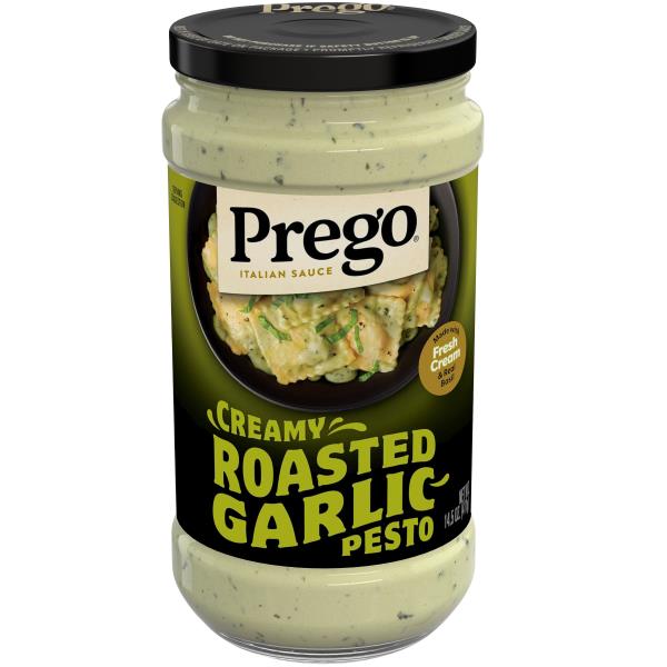 Prego® Creamy Roasted Garlic Pesto Pasta Sauce | Publix Super Markets